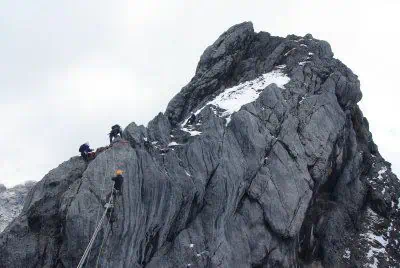 Mengupas Seven Summit Indonesia, Gunung-Gunung Tertinggi di Tiap Pulau ...
